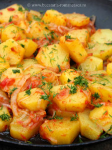 Cartofi in sos de rosii - Bucataria Romaneasca .ro