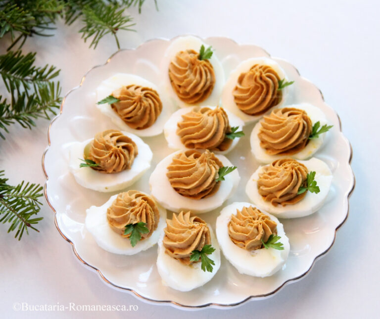 Oua umplute cu pate de ficat - Bucataria Romaneasca.ro